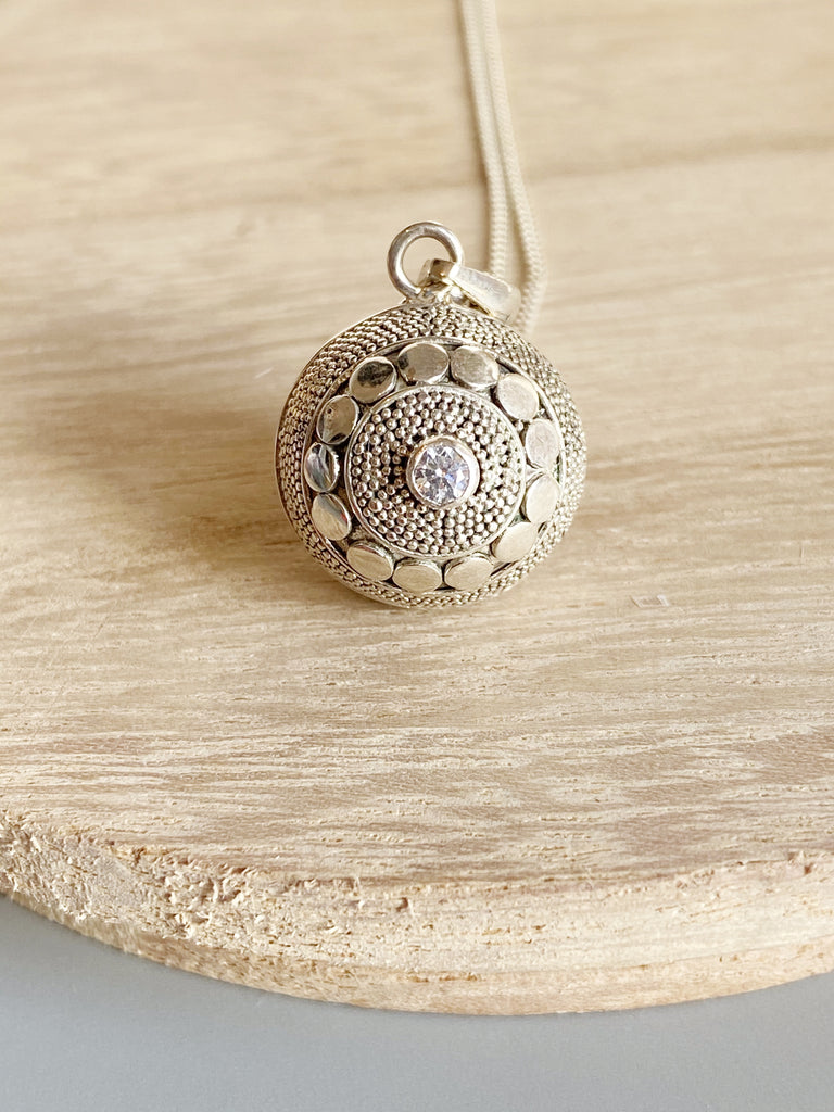 Ava Crystal Harmony Ball – Clover and Swift